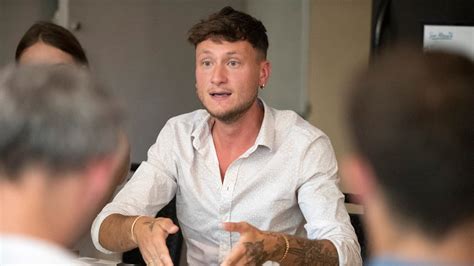 Résultats Législatives Raphaël Arnault Candidat Lfi Controversé Affrontera Le Rn Au 2e Tour