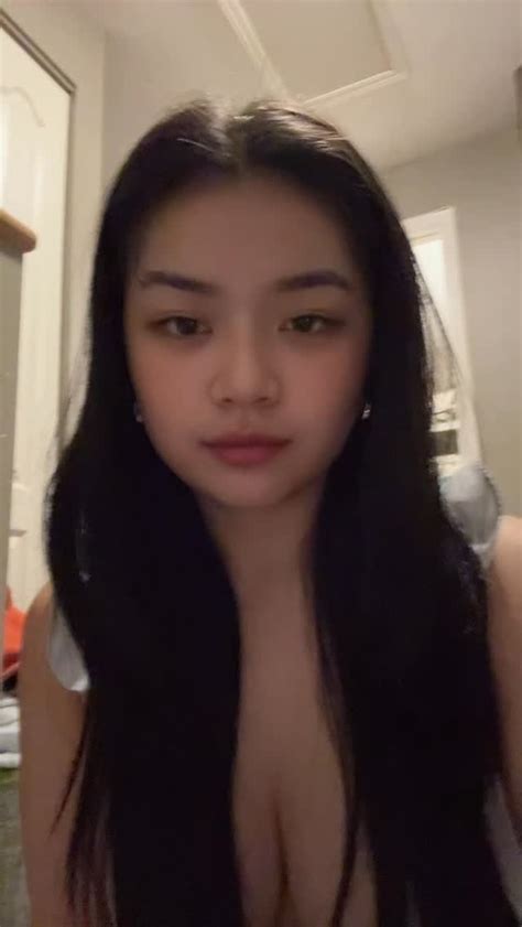 Kishawn Romery Estanislao Bali Likod Pose Instagram