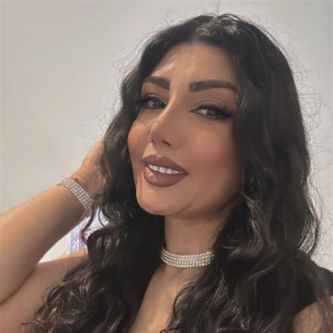 امیدوارم روزی بشه هیچ خانواده و هیچ پدر مادر و هیچ فرزندی از عزیزانش دور نباشه بخاطر شرایط