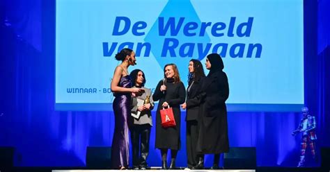 In De Pers De Wereld Van Rayaan