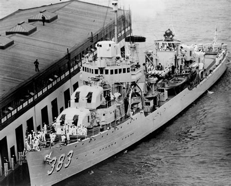 Somers Class Sister Uss Warrington Dd 383 Arriving At New York City