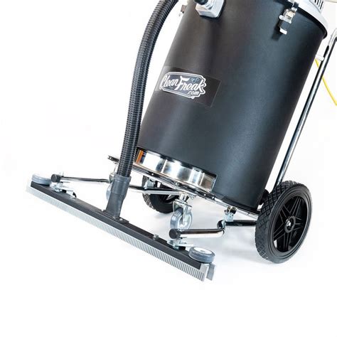 Cleanfreak® 19 Gallon Wet Dry Vacuum W 28 Front Mount Squeegee