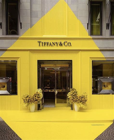 Pin By Kat Kat On Yellow Cafe Interior Design Cafe Design Store