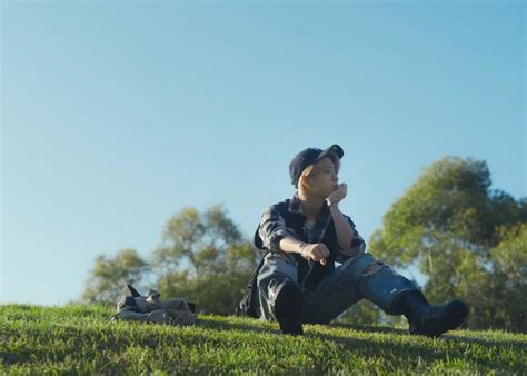 Han Fnf M V 23 6 14 Fotos Rihanna Chicos Bonitos Fotos De Coreanos