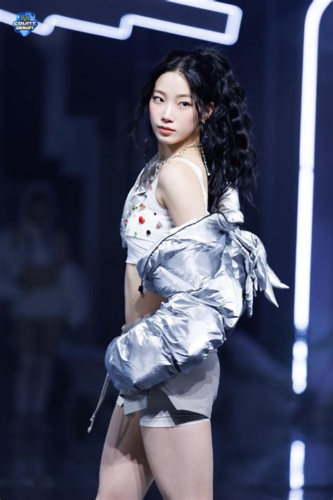 Le Sserafim Kazuha Sakura R Kpopfap