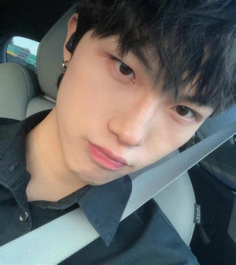 Pin By Milldezi On Virt Mb Cute Asian Guys Cute Guys Attractive Guys