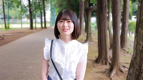 熊目燒飯館 新人20歳 真面目な生徒会長なのにめちゃくちゃ性欲強め 大きいおちんちんが大好きすぎる超敏感美少女avデビュー 菜月ひかる