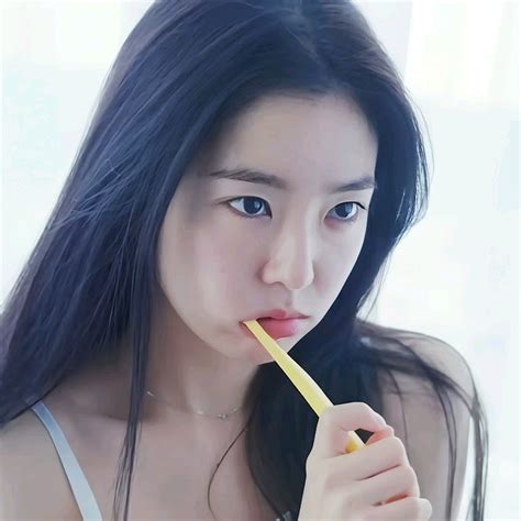 웃는게 너무 예쁜 아이린 Youtube