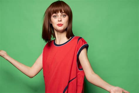 Premium Photo Surprised Free Woman Gesticulating With Her Hands