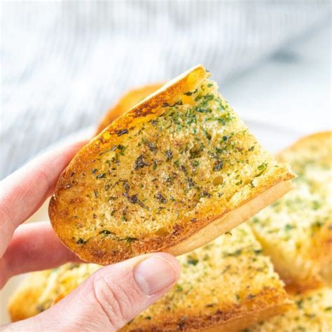 Easy Garlic Bread Recipe