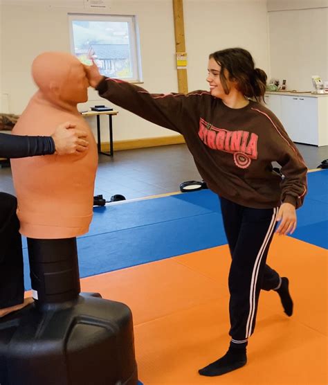 Selbstverteidigungskurs Jugend Und Erwachsenen 2022 Kimaru Karate