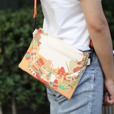 《韵文博鉴 敦煌帆布小斜挎包 共三款》【正版图书 折扣 优惠 详情 书评 试读】 新华书店网上商城