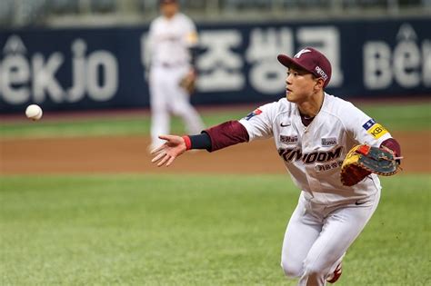 두 번의 트레이드→첫 1루 글러브 더 간절해지더라고요 엑스토리