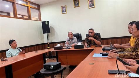 Pns Mojokerto Yang Digerebek Bugil Bareng Pil Akhirnya Dipecat