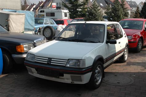 Peugeot 205 GRD (1983-1998) | Oldtimerphotography by aRi F.