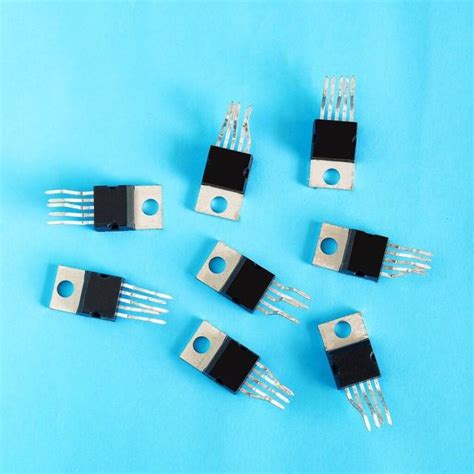 三极管和mos管做开关器件时的区别，总算弄明白了！！！ 知乎