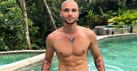 Love Island à Peine Arrivé Bastos Embrasse Une Candidate Pourtant