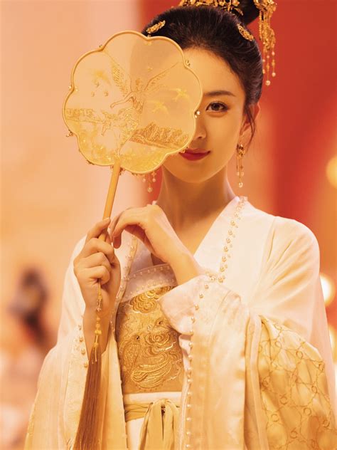 赵丽颖古风暖色写真暖色赵丽颖写真新浪新闻