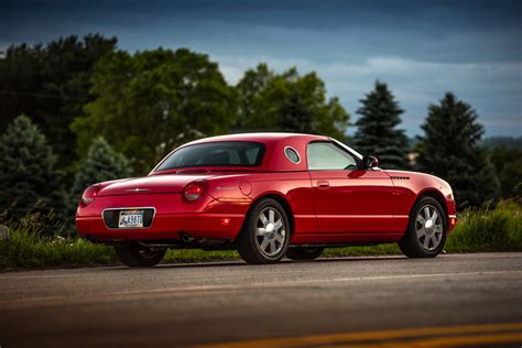 2005 Ford Thunderbird Engine