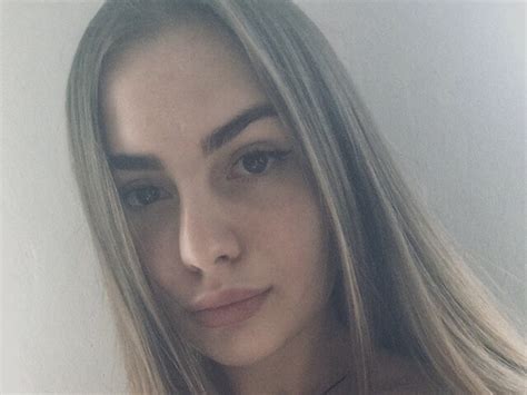 Agnesbrown Cam Model Free Live Sex Show And Chat Stripchat