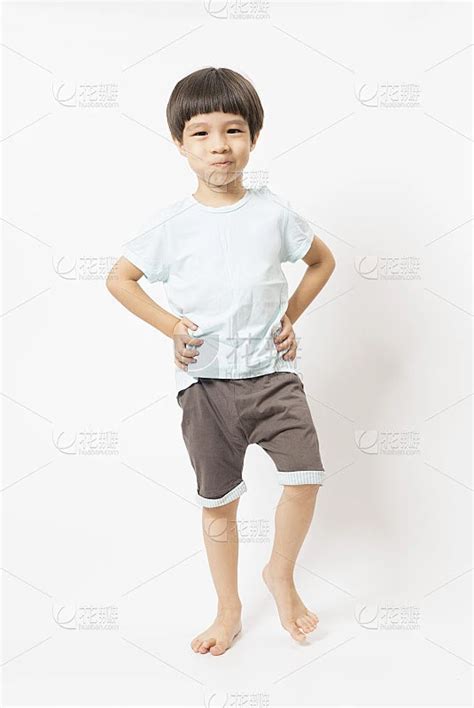 可爱的亚洲男孩与快乐的脸,笑和微笑。素材 花瓣网 可爱的亚洲男孩与快乐的脸,笑和微笑。素材 花瓣网