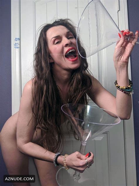 Alicia Arden Holds A Virtual Naked New Year S Celebration AZNude