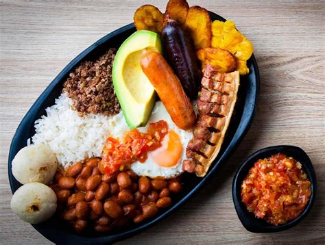 La Bandeja Paísa Gtn Renta Car Alquiler De Vehículos En Medellín