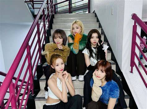Queenz Eye Kpop Girls Kpop Girl Groups Girl Group