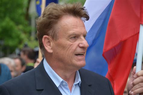 Rupar Vrnil Udarec Trem Najvišjim Predstavnikom Oblasti Nova24tv