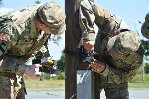 Dvids Images 2cr Res Trains With Selectable Lightweight Attack Munition [image 4 Of 13]