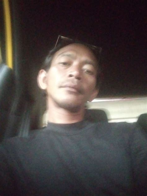 Kenari Putih On Linkedin Sange