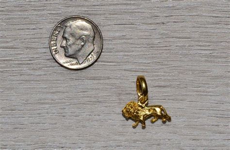 18 Karat Yellow Gold Lion Pendant Etsy