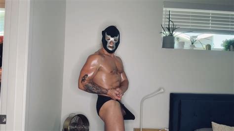 Gymratmatt Muscle Worship Masked Alpha Gets Hard From Flexing W Oil