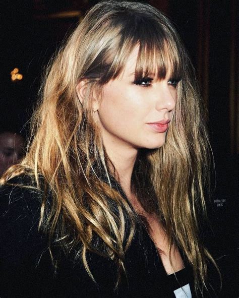 Taylor Swift In Black Hair Room Decor Ideas
