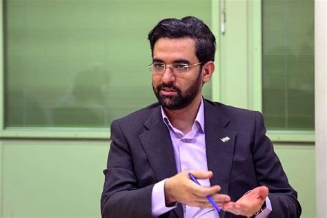 واکنش آذری جهرمی به سه نرخی شدن بنزین در یک کلام ناکارآمد است