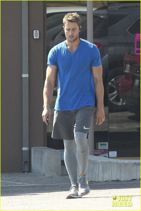 Justin Hartley Shows Off His Buff Biceps At The Gym Photo 3966627