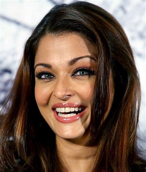 Hot Aishwarya Rai Wallpapers Bollywood Glitz 24 Hot Bollywood Actress