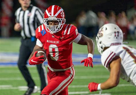 Mater Dei Football Shows Its Strength In Rout Of Jserra Orange County