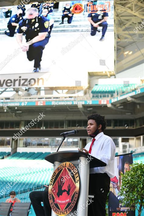 Fotos De Malique Lewis Attends 5000 Role Models Foto De Stock De