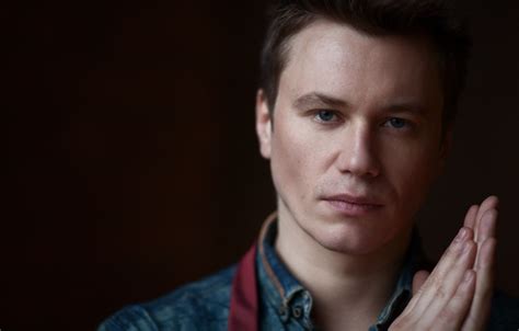 Download Wallpaper Portrait Singer Anton Zatsepin Section Music In Resolution 1920x1080