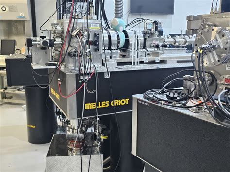 Singletron Accelerator Nus Physics