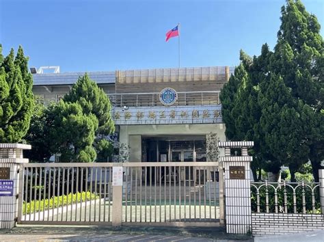 新聞 少年被逼喝尿吃蟑螂 牙刷性侵 施虐1男重 看板sex Ptt網頁版