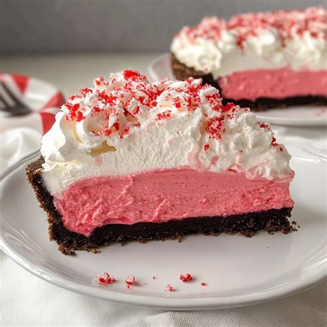 Amazing Candy Cane Pie For A Mouthwatering Holiday Treat