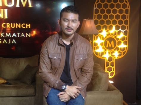 Tak Hobi Sepakbola Rio Dewanto Pilih Timnas Indonesia