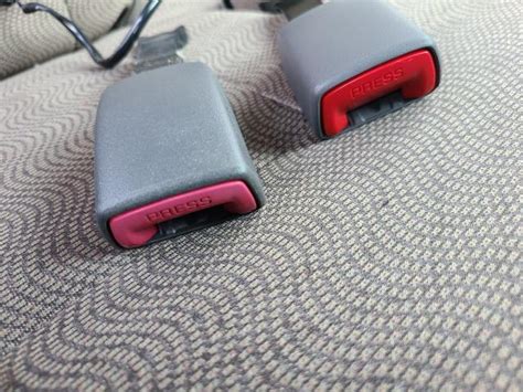 タント シートベルトバックル交換 L385s ｜グーネットピット