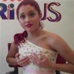 Ariana Grande Squeezes Her Boobs