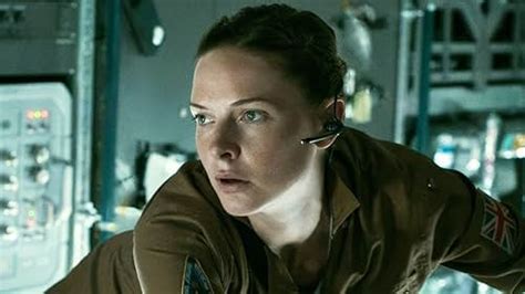 Rebecca Fergusons Sci Fi Flop Speared By New ‘predator Hit At Global