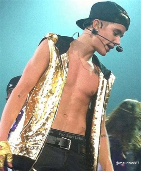 Justin Bieber Photo Justin Biebershirtless In Memphis Justin Bieber Photos Justin Bieber