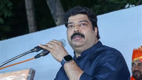 Thane “अनधिकृतपणे राहणाऱ्या परप्रांतीयांना…” लोकलची गर्दी पाणीटंचाई आणि वाहतूक कोंडीवर