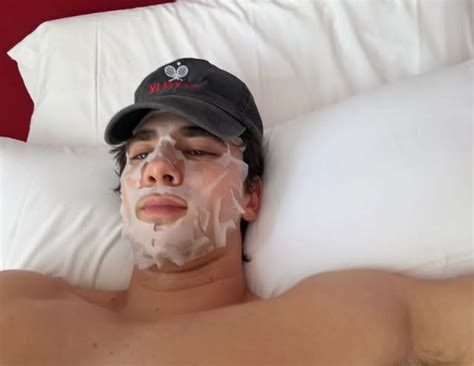 Quién Es Pau Simon El Actor Que Hace De Max En La Serie De Netflix El